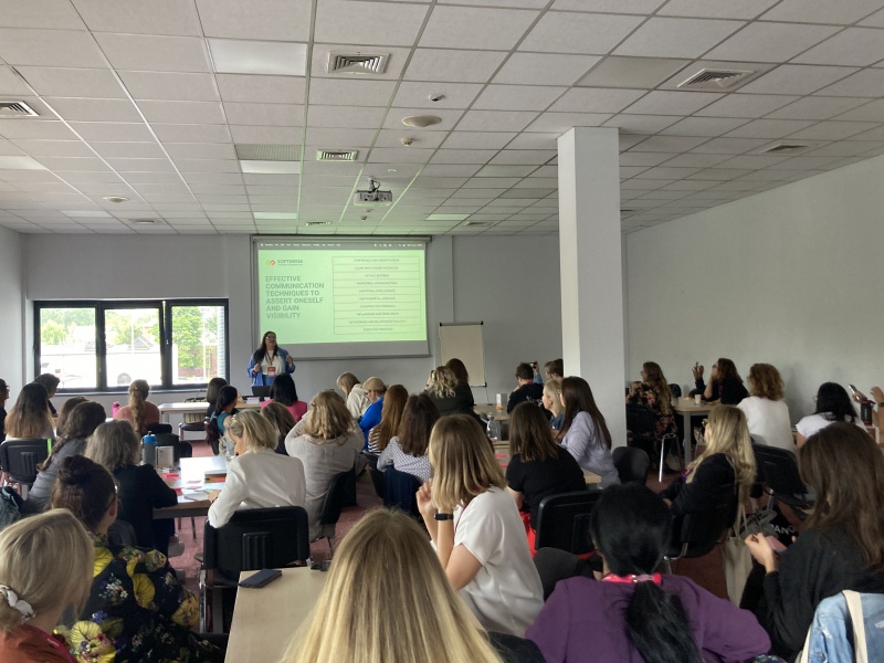 Firma informatyczna SOFTSWISS na Perspektywy Women in Tech w Warszawie ...